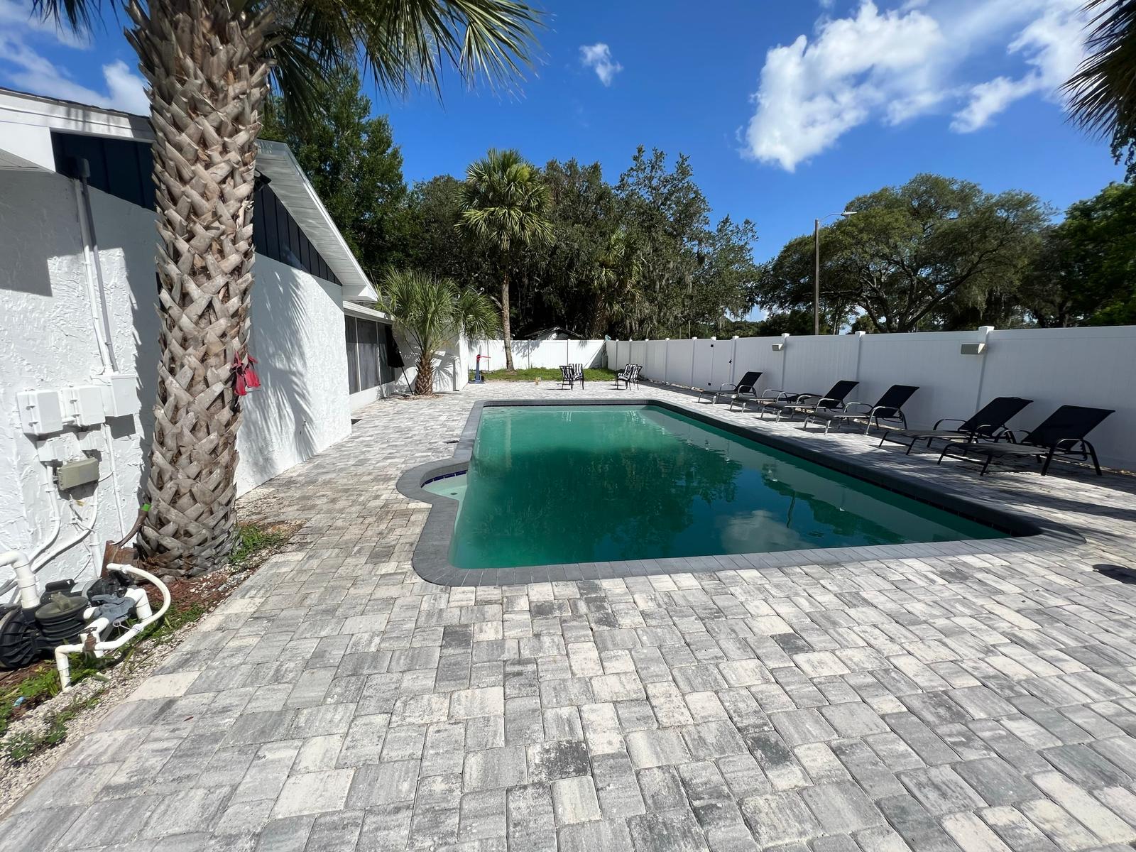 FOUNDATION – PAVERS – Dreamliner Screens