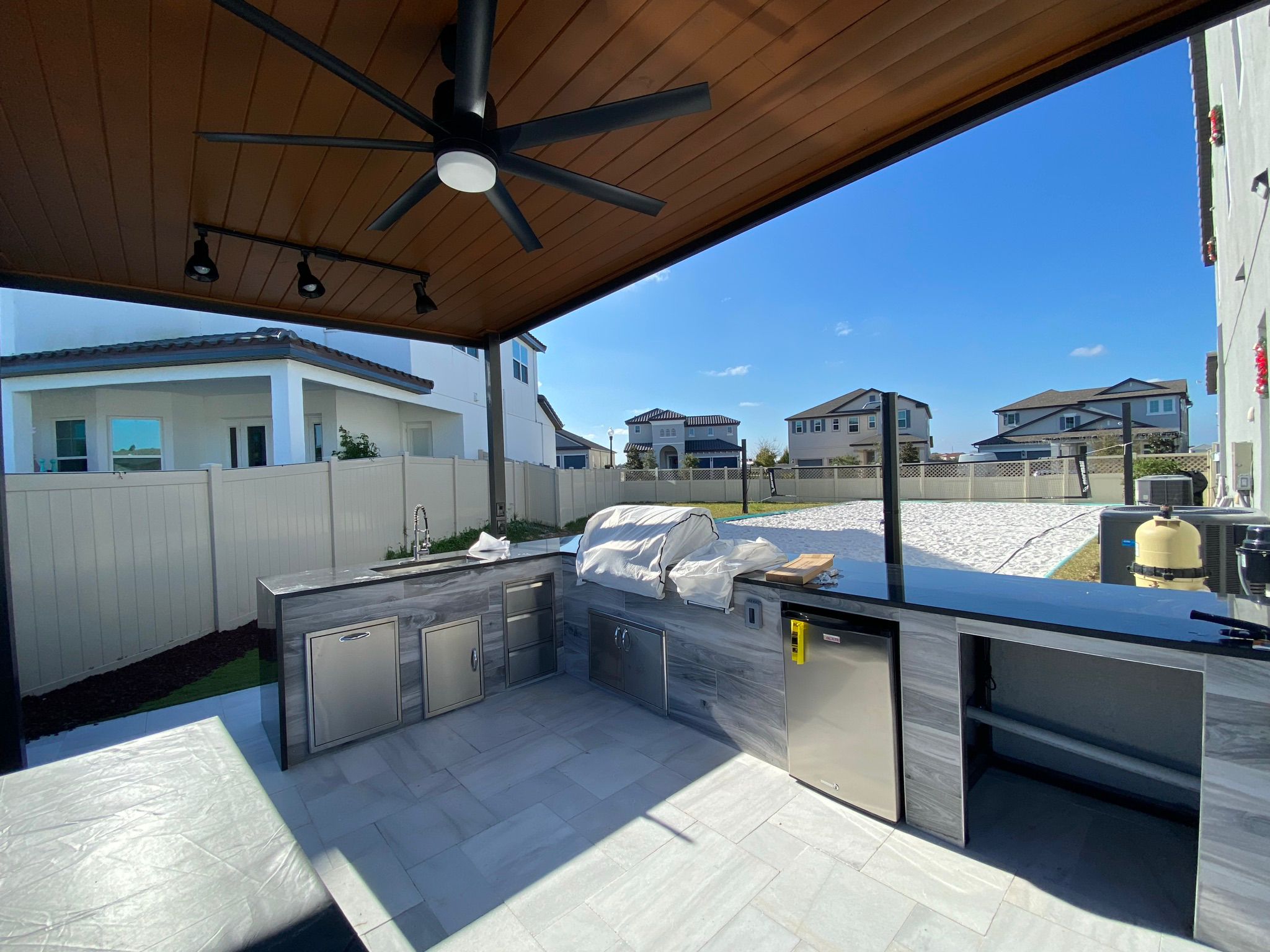 Outdoor kitchen – Dreamliner Screens