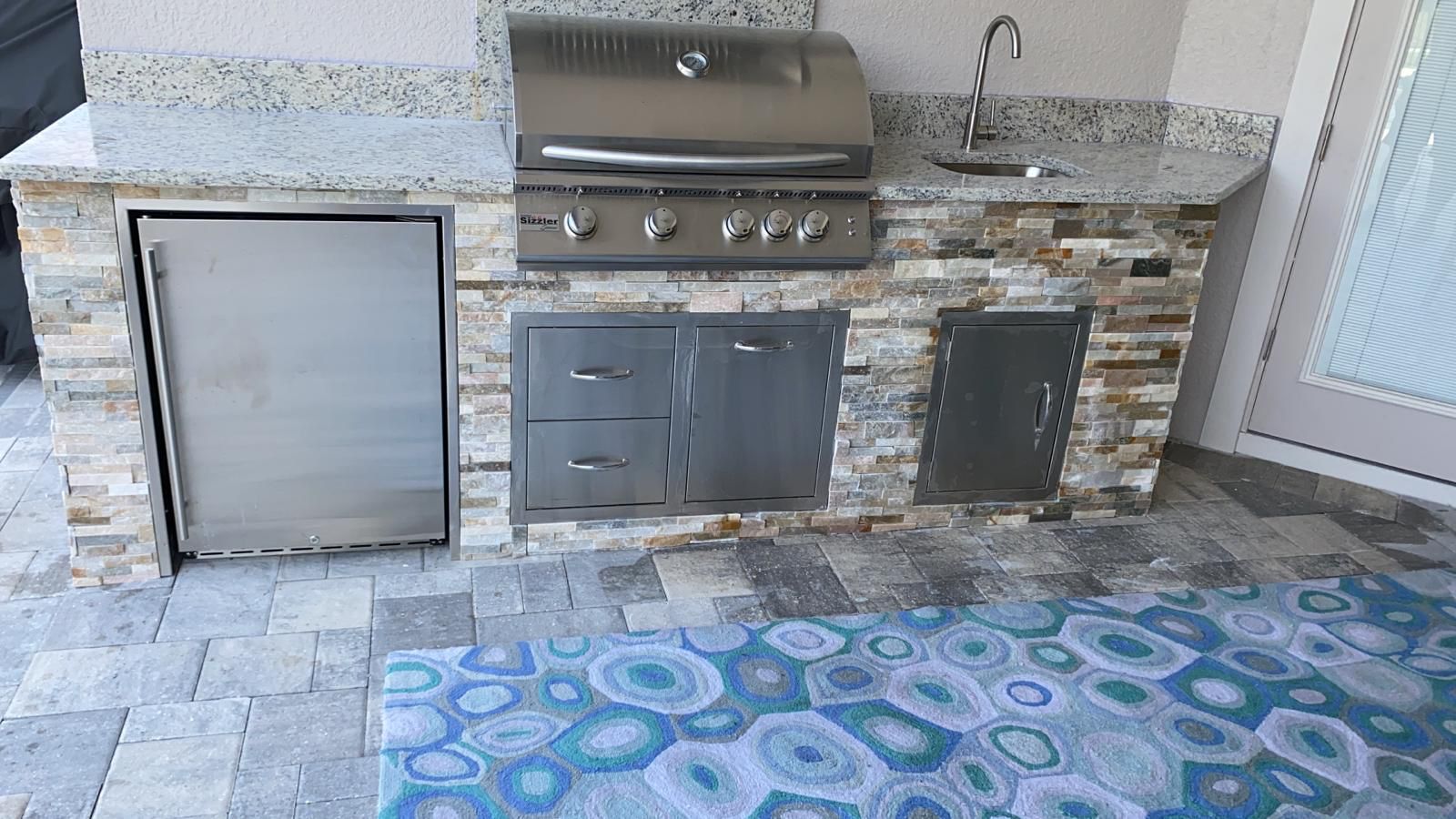 Outdoor kitchen – Dreamliner Screens