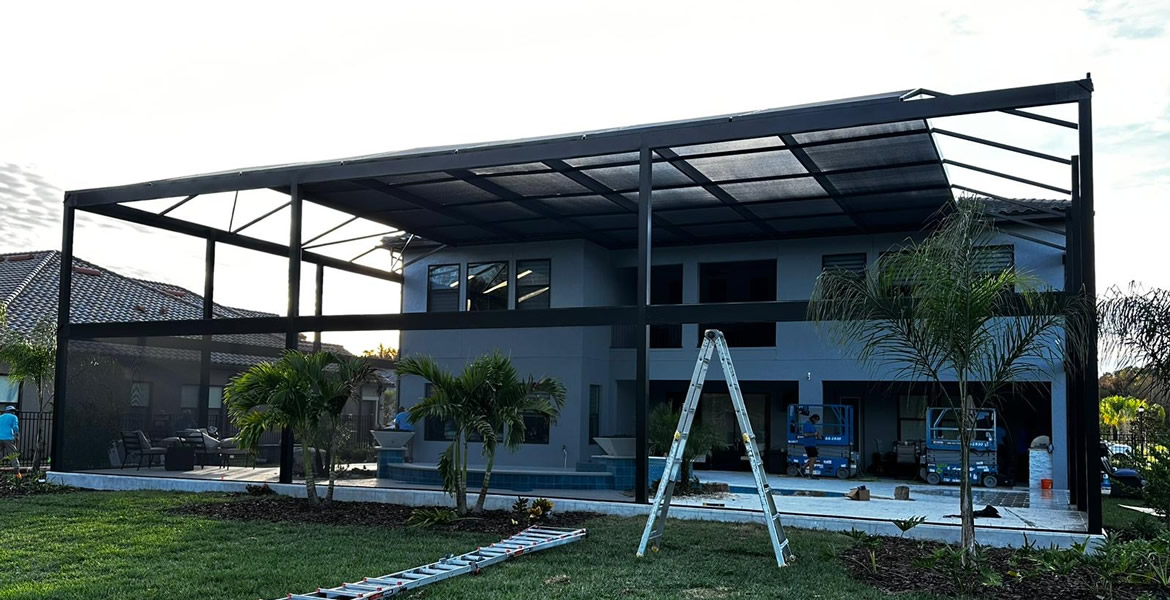 2 Story Cages – Dreamliner Screens