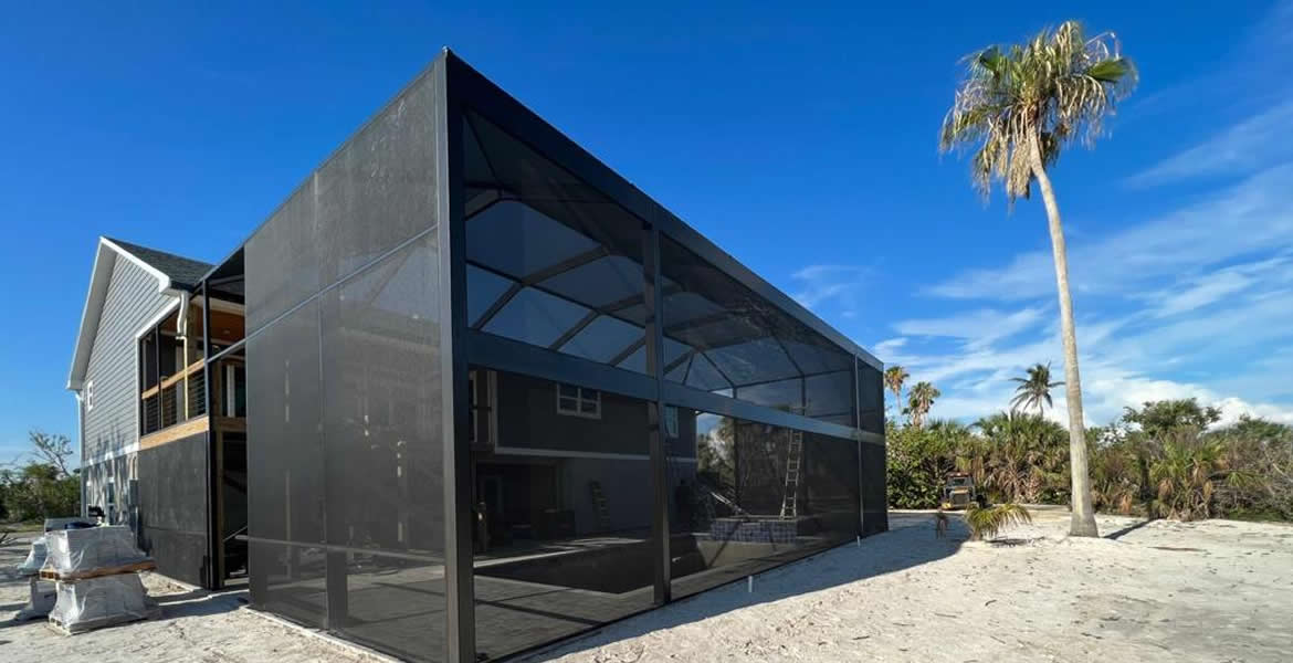 2 Story Cages – Dreamliner Screens